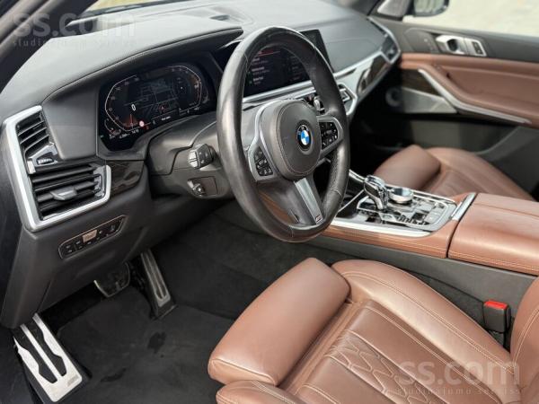 BMW X5 2021 in Riga on AUTOMOTO.COM.LV Black BMW X5 2021 in Riga, with an engine capacity of 3.00 L and mileage of 149 thousand km for 49950 €, photo 10 on AUTOMOTO.COM.LV
