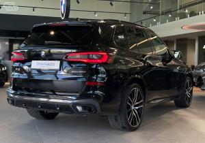 Black BMW X5 2021 in Klaipeda, with an engine capacity of 3.00 L and mileage of 160 thousand km for 49991 €, photo 5 on AUTOMOTO.COM.LV