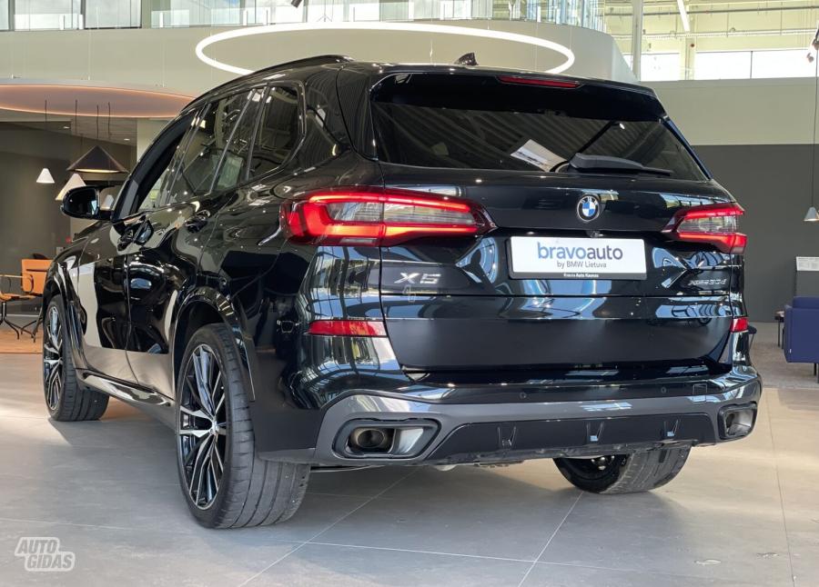 Black BMW X5 2021 in Klaipeda, with an engine capacity of 3.00 L and mileage of 160 thousand km for 49991 €, photo 7 on AUTOMOTO.COM.LV