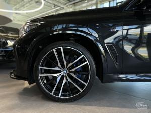 Black BMW X5 2021 in Klaipeda, with an engine capacity of 3.00 L and mileage of 160 thousand km for 49991 €, photo 8 on AUTOMOTO.COM.LV