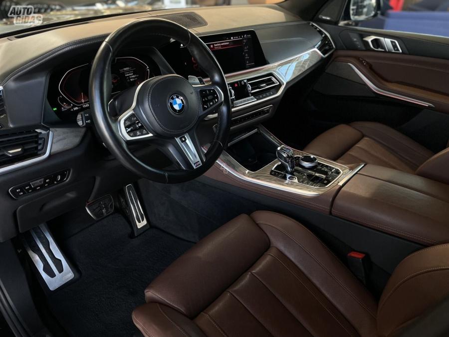 Black BMW X5 2021 in Klaipeda, with an engine capacity of 3.00 L and mileage of 160 thousand km for 49991 €, photo 12 on AUTOMOTO.COM.LV