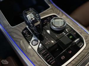 Black BMW X5 2021 in Klaipeda, with an engine capacity of 3.00 L and mileage of 160 thousand km for 49991 €, photo 16 on AUTOMOTO.COM.LV