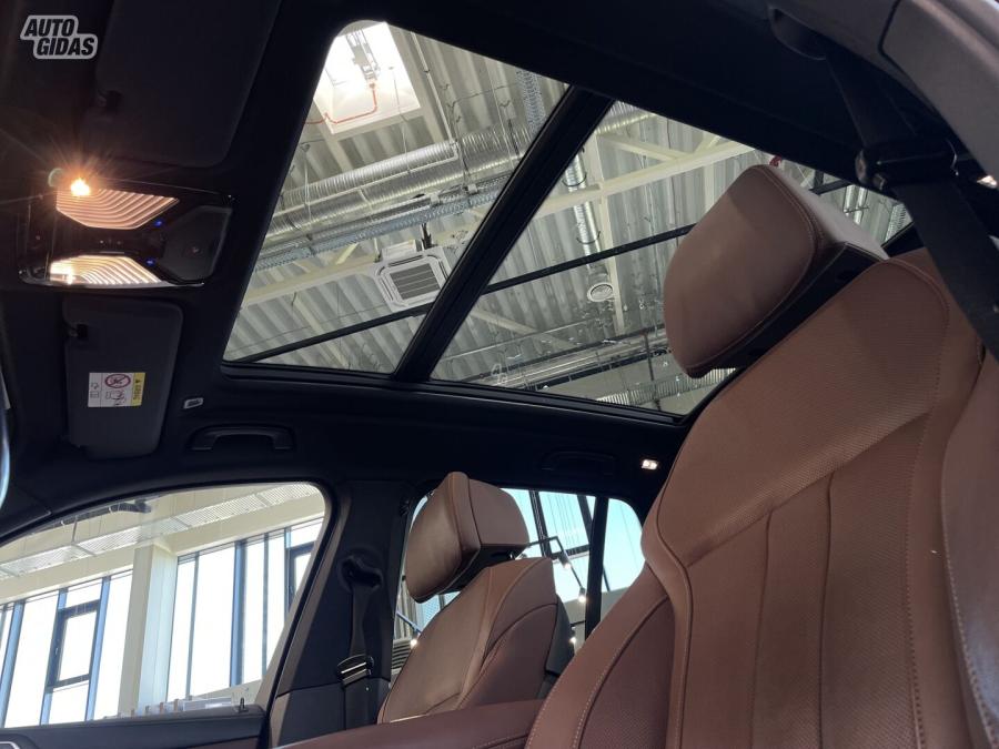 Black BMW X5 2021 in Klaipeda, with an engine capacity of 3.00 L and mileage of 160 thousand km for 49991 €, photo 24 on AUTOMOTO.COM.LV