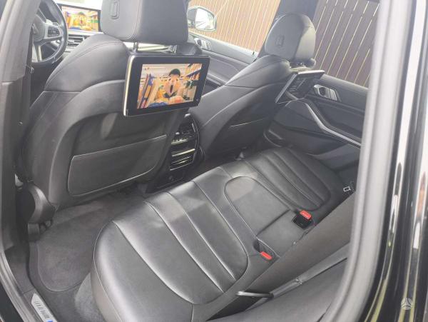 Melns BMW X5 2021 Šauļi, ar dzinēja tilpumu 3.00 L un nobraukumu 129 tūkst. km par 47400 €, foto 9 vietnē AUTOMOTO.COM.LV