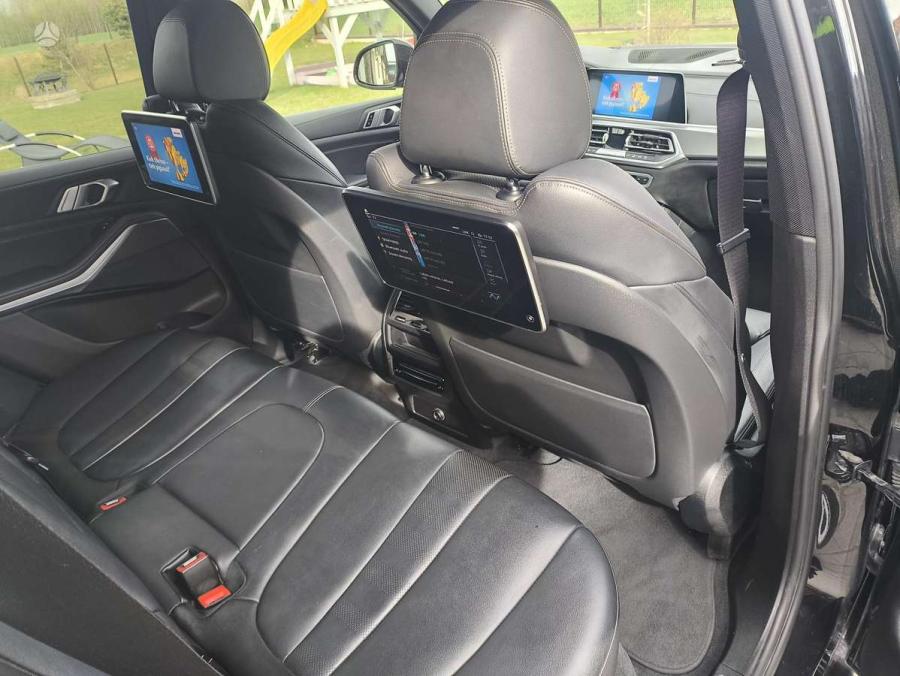 Melns BMW X5 2021 Šauļi, ar dzinēja tilpumu 3.00 L un nobraukumu 129 tūkst. km par 47400 €, foto 10 vietnē AUTOMOTO.COM.LV