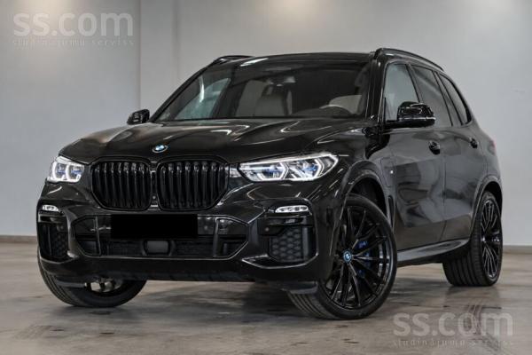 BMW X5 2021 Tukums vietnē Melns BMW X5 2021 Tukums, ar dzinēja tilpumu 3.00 L un nobraukumu 157 tūkst. km par 49990 €, foto 1 vietnē AUTOMOTO.COM.LV