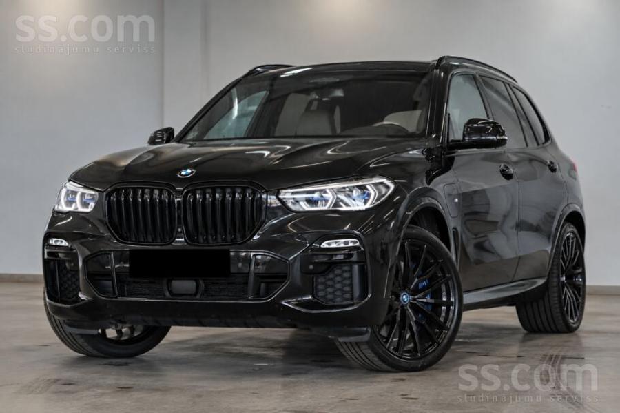 Black BMW X5 2021 in Tukums, with an engine capacity of 3.00 L and mileage of 157 thousand km for 49990 €, photo 1 on AUTOMOTO.COM.LV