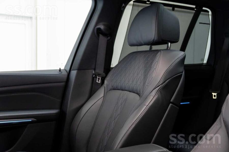 Black BMW X5 2021 in Tukums, with an engine capacity of 3.00 L and mileage of 157 thousand km for 49990 €, photo 7 on AUTOMOTO.COM.LV