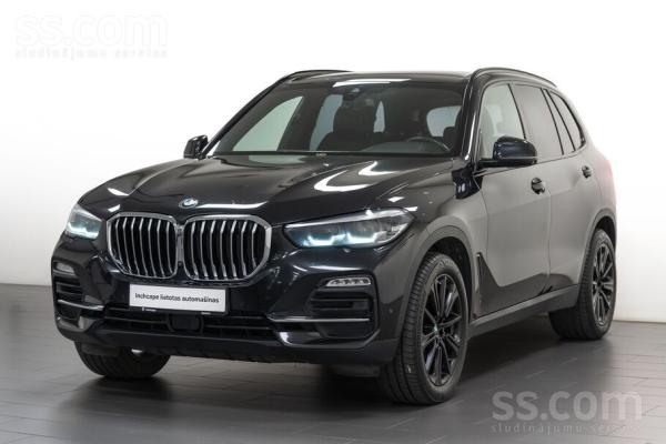 BMW X5 2021 in Riga on AUTOMOTO.COM.LV Black BMW X5 2021 in Riga, with an engine capacity of 3.00 L and mileage of 192 thousand km for 34500 €, photo 1 on AUTOMOTO.COM.LV
