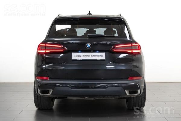 BMW X5 2021 in Riga on AUTOMOTO.COM.LV Black BMW X5 2021 in Riga, with an engine capacity of 3.00 L and mileage of 192 thousand km for 34500 €, photo 5 on AUTOMOTO.COM.LV