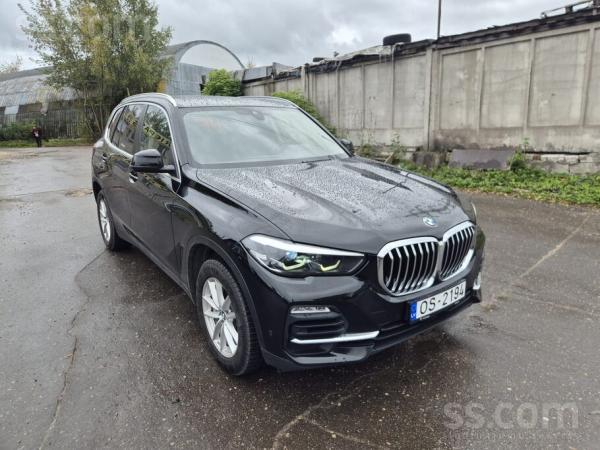 BMW X5 2021 in Riga on AUTOMOTO.COM.LV Black BMW X5 2021 in Riga, with an engine capacity of 3.00 L and mileage of 166 thousand km for 33990 €, photo 5 on AUTOMOTO.COM.LV