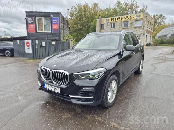 BMW X5 2021 in Riga on AUTOMOTO.COM.LV Black BMW X5 2021 in Riga, with an engine capacity of 3.00 L and mileage of 166 thousand km for 33990 €, photo 8 on AUTOMOTO.COM.LV