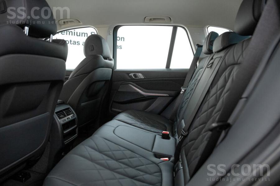 Black BMW X5 2022 in Riga, with an engine capacity of 3.00 L and mileage of 33 thousand km for 51900 €, photo 10 on AUTOMOTO.COM.LV