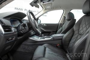 Black BMW X5 2022 in Riga, with an engine capacity of 3.00 L and mileage of 33 thousand km for 51900 €, photo 11 on AUTOMOTO.COM.LV