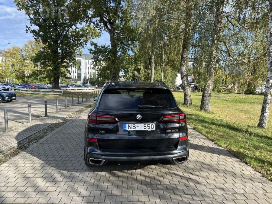 Black BMW X5 2022 in Riga, with an engine capacity of 4.40 L and mileage of 18 thousand km for 75000 €, photo 7 on AUTOMOTO.COM.LV