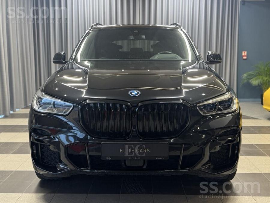 Melns BMW X5 2022 Rīga, ar dzinēja tilpumu 3.00 L un nobraukumu 74 tūkst. km par 64990 €, foto 2 vietnē AUTOMOTO.COM.LV