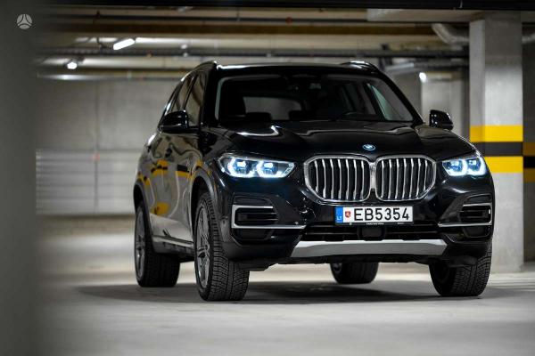 Melns BMW X5 2022 Viļņa, ar dzinēja tilpumu 3.00 L un nobraukumu 80 tūkst. km par 4500 €, foto 4 vietnē AUTOMOTO.COM.LV
