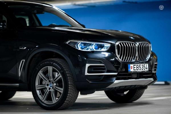 Melns BMW X5 2022 Viļņa, ar dzinēja tilpumu 3.00 L un nobraukumu 80 tūkst. km par 4500 €, foto 7 vietnē AUTOMOTO.COM.LV