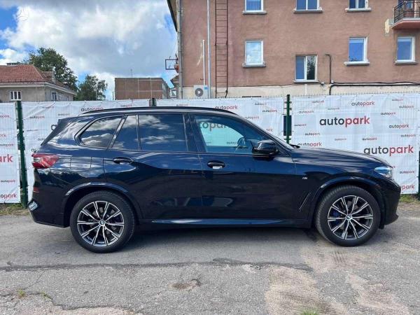 Black BMW X5 2022 in Klaipeda, with an engine capacity of 2.99 L and mileage of 79 thousand km for 45900 €, photo 6 on AUTOMOTO.COM.LV