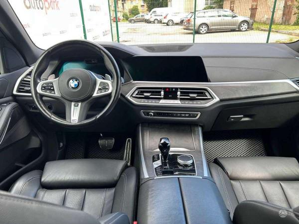 Black BMW X5 2022 in Klaipeda, with an engine capacity of 2.99 L and mileage of 79 thousand km for 45900 €, photo 8 on AUTOMOTO.COM.LV