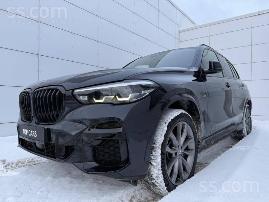 Black BMW X5 2022 in Riga, with an engine capacity of 3.00 L and mileage of 73 thousand km for 54950 €, photo 2 on AUTOMOTO.COM.LV