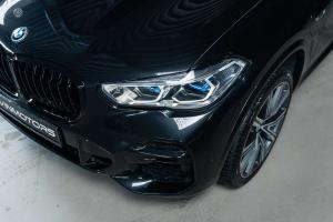 Black BMW X5 2022 in Vilnius, with an engine capacity of 2.99 L and mileage of 85 thousand km for 54999 €, photo 10 on AUTOMOTO.COM.LV