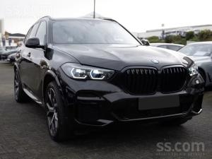 Melns BMW X5 2022 Tukums, ar dzinēja tilpumu 3.00 L un nobraukumu 138 tūkst. km par 54990 €, foto  vietnē AUTOMOTO.COM.LV