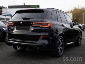 Melns BMW X5 2022 Tukums, ar dzinēja tilpumu 3.00 L un nobraukumu 138 tūkst. km par 54990 €, foto 2 vietnē AUTOMOTO.COM.LV