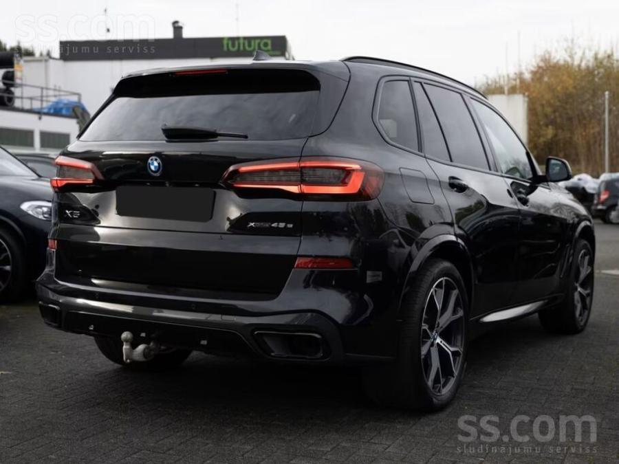 Melns BMW X5 2022 Tukums, ar dzinēja tilpumu 3.00 L un nobraukumu 138 tūkst. km par 54990 €, foto 2 vietnē AUTOMOTO.COM.LV