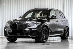 Melns BMW X5 2022 Tukums, ar dzinēja tilpumu 3.00 L un nobraukumu 90 tūkst. km par 59990 €, foto  vietnē AUTOMOTO.COM.LV
