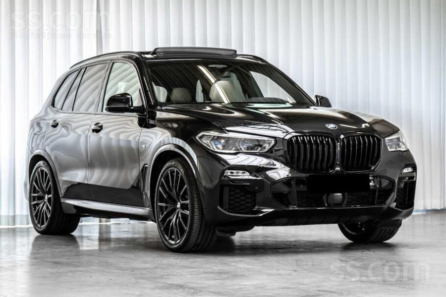 Melns BMW X5 2022 Tukums, ar dzinēja tilpumu 3.00 L un nobraukumu 0 tūkst. km par 59990 €, foto 2 vietnē AUTOMOTO.COM.LV