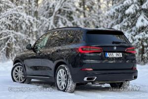 Melns BMW X5 2022 Tallina, ar dzinēja tilpumu 3.00 L un nobraukumu 60 tūkst. km par 51000 €, foto 5 vietnē AUTOMOTO.COM.LV