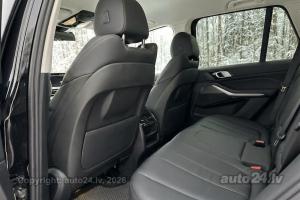 Melns BMW X5 2022 Tallina, ar dzinēja tilpumu 3.00 L un nobraukumu 60 tūkst. km par 51000 €, foto 9 vietnē AUTOMOTO.COM.LV