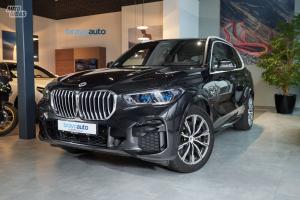 Black BMW X5 2022 in Kaunas, with an engine capacity of 3.00 L and mileage of 136 thousand km for 53999 €, photo  on AUTOMOTO.COM.LV