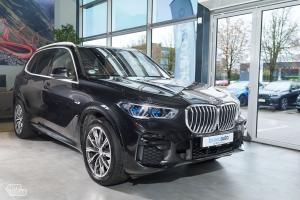 Melns BMW X5 2022 Kauņa, ar dzinēja tilpumu 3.00 L un nobraukumu 136 tūkst. km par 52993 €, foto 3 vietnē AUTOMOTO.COM.LV
