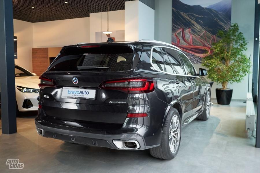 Melns BMW X5 2022 Kauņa, ar dzinēja tilpumu 3.00 L un nobraukumu 136 tūkst. km par 52993 €, foto 6 vietnē AUTOMOTO.COM.LV