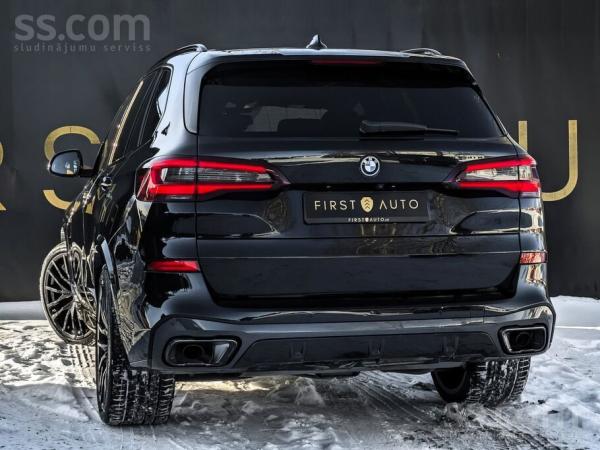 Melns BMW X5 2022 Tukums, ar dzinēja tilpumu 3.00 L un nobraukumu 111 tūkst. km par 54990 €, foto 3 vietnē AUTOMOTO.COM.LV