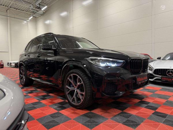 Melns BMW X5 2022 Viļņa, ar dzinēja tilpumu 4.40 L un nobraukumu 25 tūkst. km par 74000 €, foto 3 vietnē AUTOMOTO.COM.LV