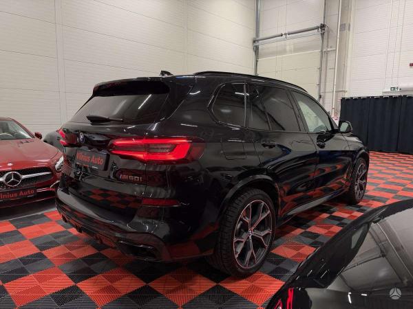 Melns BMW X5 2022 Viļņa, ar dzinēja tilpumu 4.40 L un nobraukumu 25 tūkst. km par 74000 €, foto 4 vietnē AUTOMOTO.COM.LV