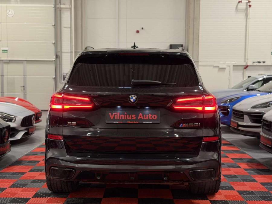Melns BMW X5 2022 Viļņa, ar dzinēja tilpumu 4.40 L un nobraukumu 25 tūkst. km par 74000 €, foto 5 vietnē AUTOMOTO.COM.LV