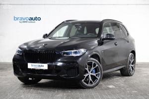 Black BMW X5 2022 in Vilnius, with an engine capacity of 3.00 L and mileage of 124 thousand km for 57881 €, photo  on AUTOMOTO.COM.LV