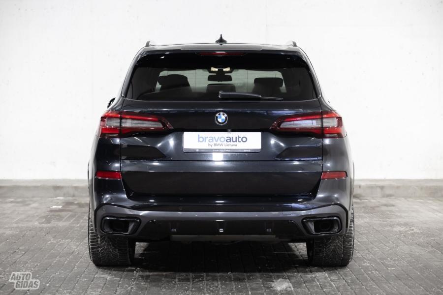 Black BMW X5 2022 in Vilnius, with an engine capacity of 3.00 L and mileage of 124 thousand km for 57881 €, photo 9 on AUTOMOTO.COM.LV