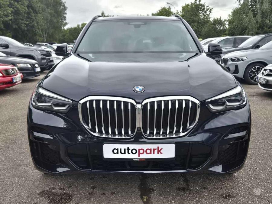 Melns BMW X5 2022 Viļņa, ar dzinēja tilpumu 2.99 L un nobraukumu 132 tūkst. km par 43900 €, foto 2 vietnē AUTOMOTO.COM.LV