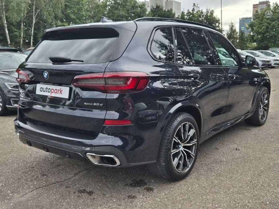 Melns BMW X5 2022 Viļņa, ar dzinēja tilpumu 2.99 L un nobraukumu 132 tūkst. km par 43900 €, foto 4 vietnē AUTOMOTO.COM.LV
