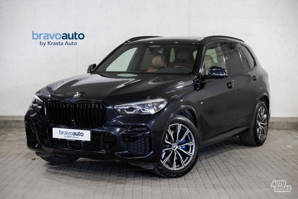 Black BMW X5 2022 in Vilnius, with an engine capacity of 3.00 L and mileage of 111 thousand km for 50991 €, photo 1 on AUTOMOTO.COM.LV