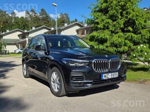 Melns BMW X5 2022 Ogre, ar dzinēja tilpumu 3.00 L un nobraukumu 140 tūkst. km par 46000 €, foto  vietnē AUTOMOTO.COM.LV