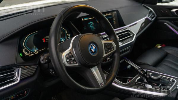 Black BMW X5 2022 in Riga, with an engine capacity of 3.00 L and mileage of 107 thousand km for 55000 €, photo 10 on AUTOMOTO.COM.LV
