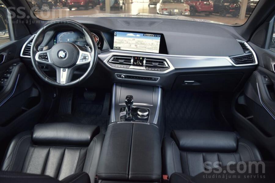 Black BMW X5 2022 in Riga, with an engine capacity of 3.00 L and mileage of 192 thousand km for 35900 €, photo 4 on AUTOMOTO.COM.LV