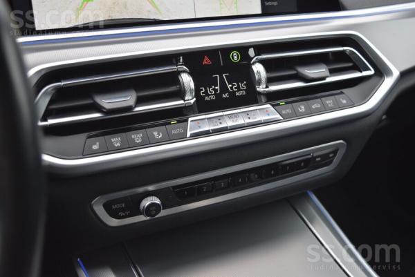 Black BMW X5 2022 in Riga, with an engine capacity of 3.00 L and mileage of 192 thousand km for 35900 €, photo 5 on AUTOMOTO.COM.LV
