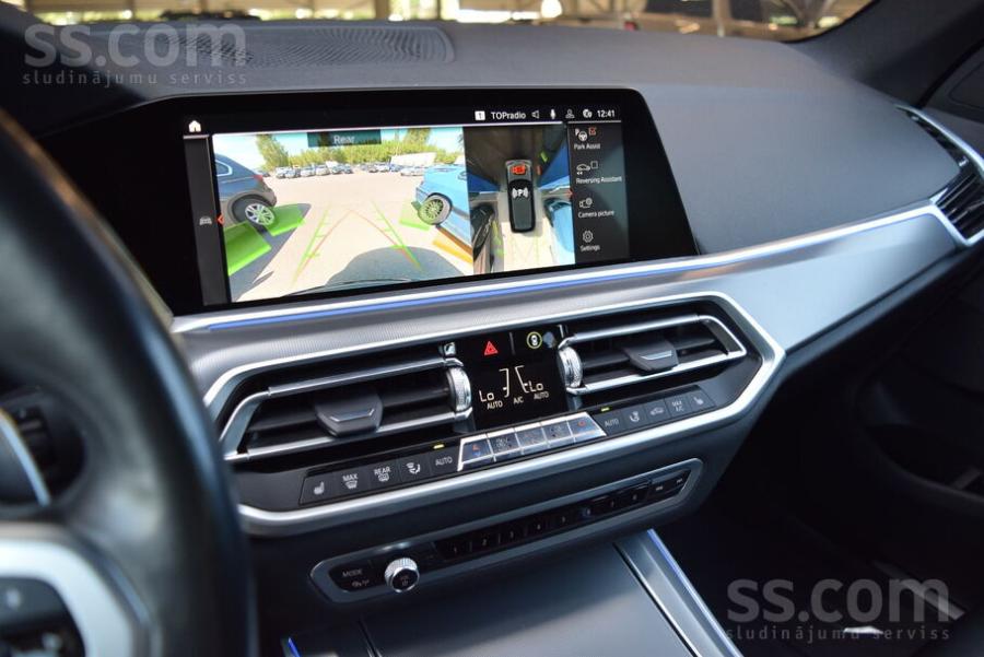 Black BMW X5 2022 in Riga, with an engine capacity of 3.00 L and mileage of 192 thousand km for 35900 €, photo 12 on AUTOMOTO.COM.LV